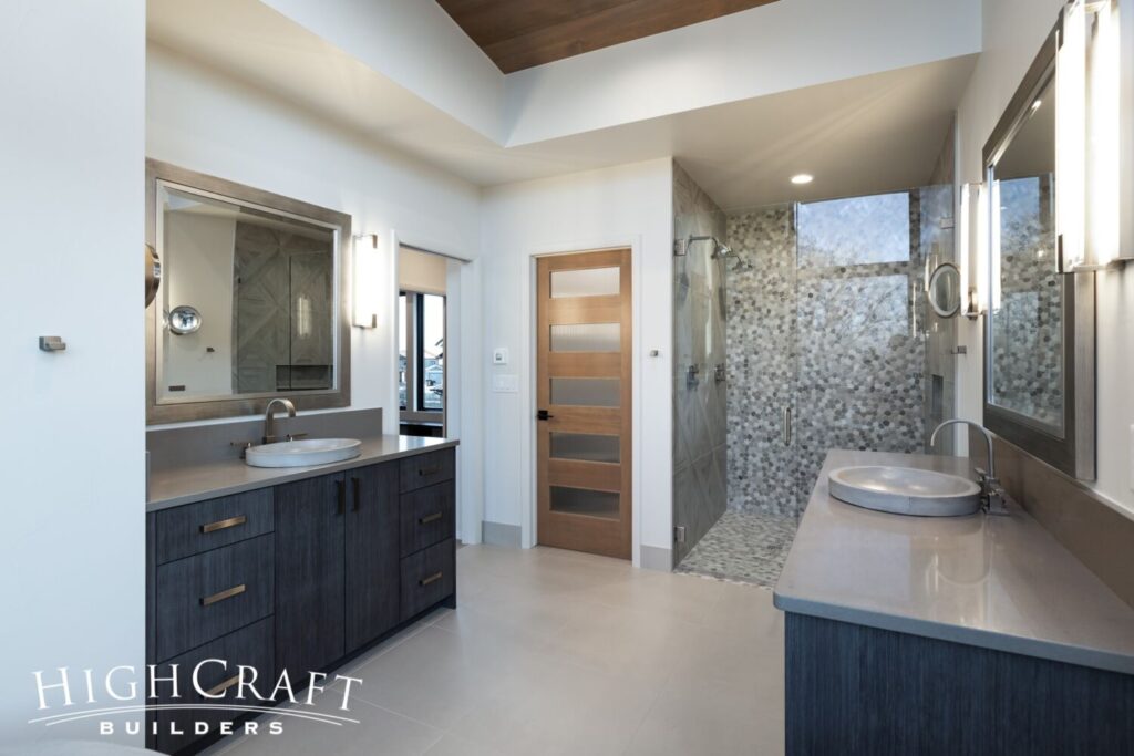 16 Beautiful Master Bathrooms