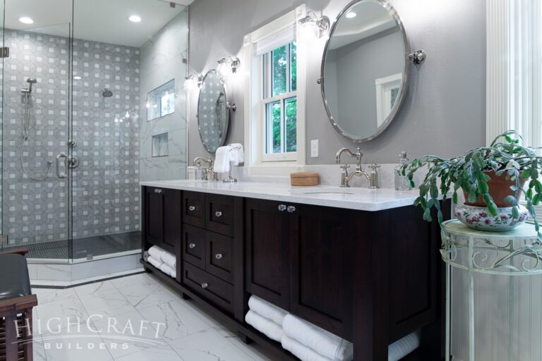 16 Beautiful Master Bathrooms