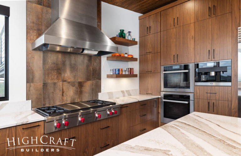 loveland-home-builder-gourmet-kitchen - HighCraft